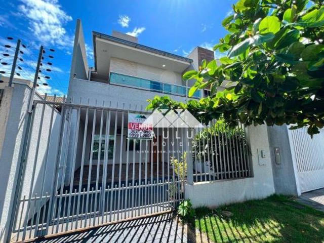 Sobrado com 3 dormitórios à venda, 169 m² por R$ 690.000,00 Jardim Ipê Foz do Iguaçu/PR