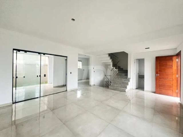 Sobrado com 3 dormitórios à venda, 169 m² por R$ 930.000,00 Jardim das Américas Curitiba/PR
