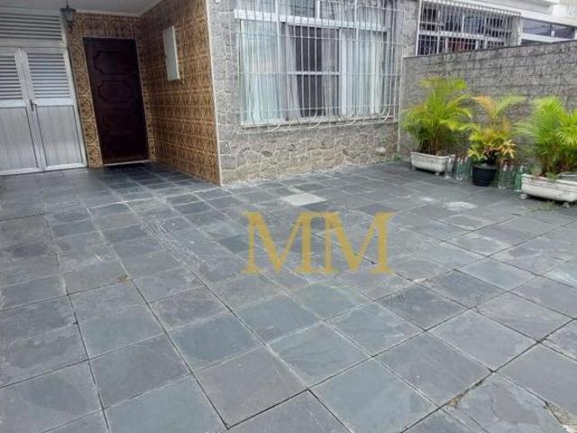Sobrado com 3 dormitórios à venda, 160 m² por R$ 570.000,00 Vila Cascatinha São Vicente/SP