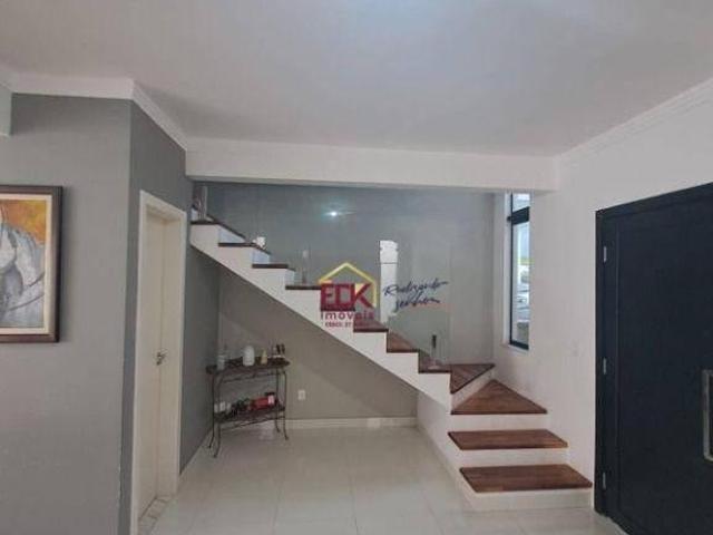 Sobrado com 3 dormitórios à venda, 160 m² por R$ 745.000 Chácara Belo Horizonte Taubaté/SP