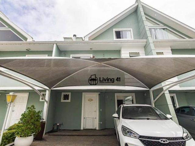 Sobrado com 3 dormitórios à venda, 160 m² por R$ 885.000 Bacacheri