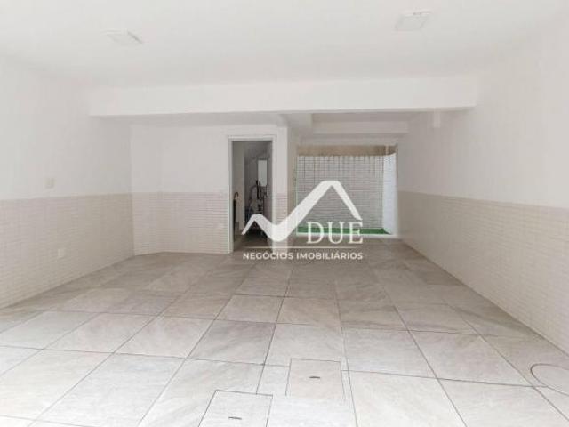 Sobrado com 3 dormitórios à venda, 162 m² por R$ 1.000.000,00 Gonzaga Santos/SP