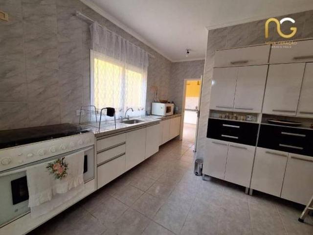 Sobrado com 3 dormitórios à venda, 175 m² por R$ 1.045.000,00 Guilhermina Praia Grande/SP