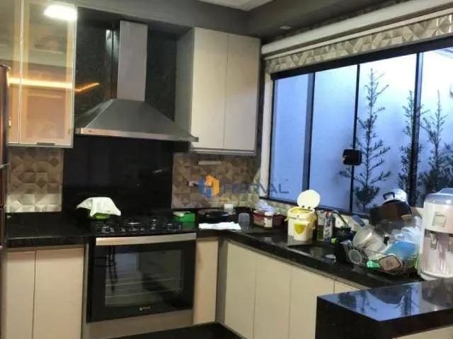 Sobrado com 3 dormitórios à venda, 179 m² por R$ 750.000,00 Jardim Oásis Maringá/PR