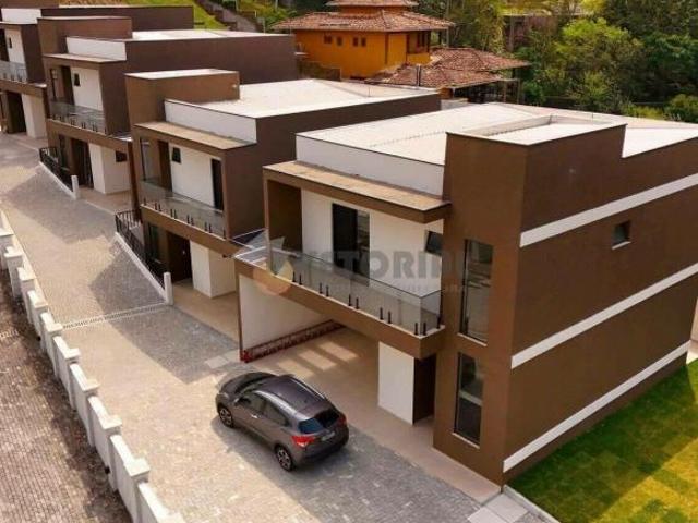 Sobrado com 3 dormitórios à venda, 170 m² por R$ 1.650.000 R D Moullin São Sebastião/SP