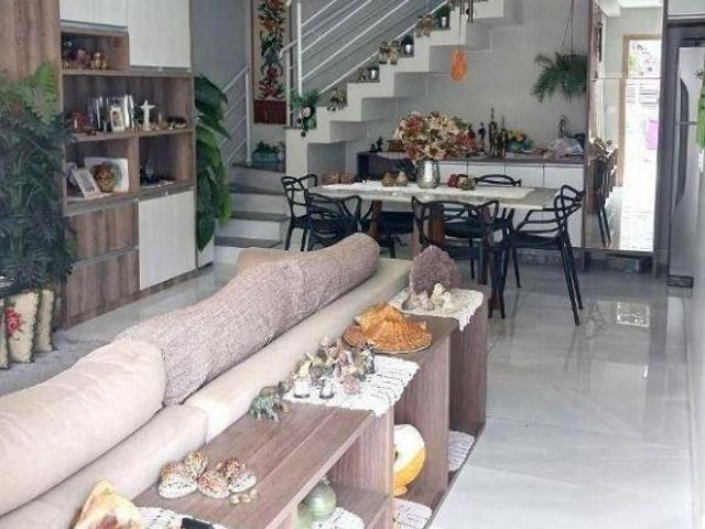 Sobrado com 3 dormitórios à venda, 170 m² por R$ 790.000,00 Boqueirão Curitiba/PR
