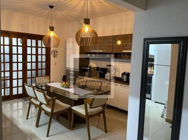 Sobrado com 3 dormitórios à venda, 172 m² por R$ 890.000,00 Villa Branca Jacareí/SP
