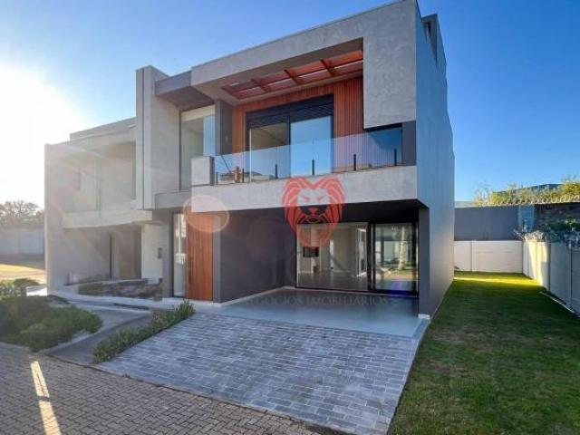 Sobrado com 3 dormitórios à venda, 185 m² por R$ 1.390.000,00 Central Park Cachoeirinha/RS