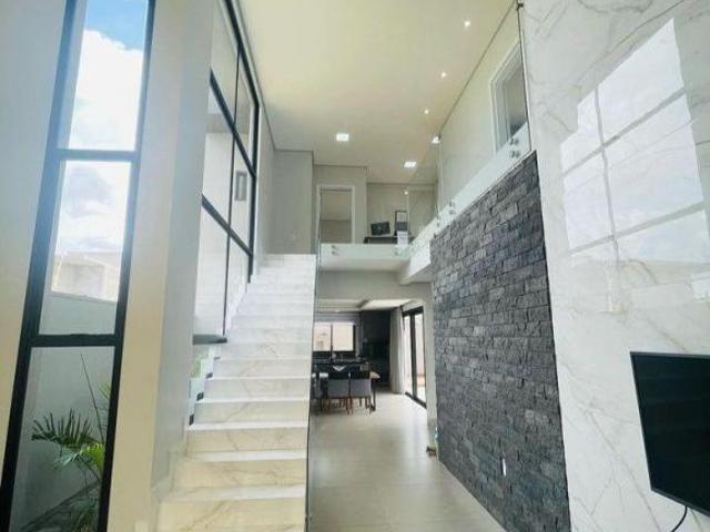 Sobrado com 3 dormitórios à venda, 186 m² por R$ 1.900.000,00 Claudete Cascavel/PR