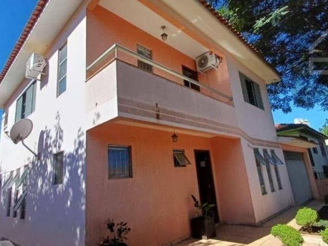 Sobrado com 3 dormitórios à venda, 188 m² por R$ 1.400.000 Country Cascavel/PR