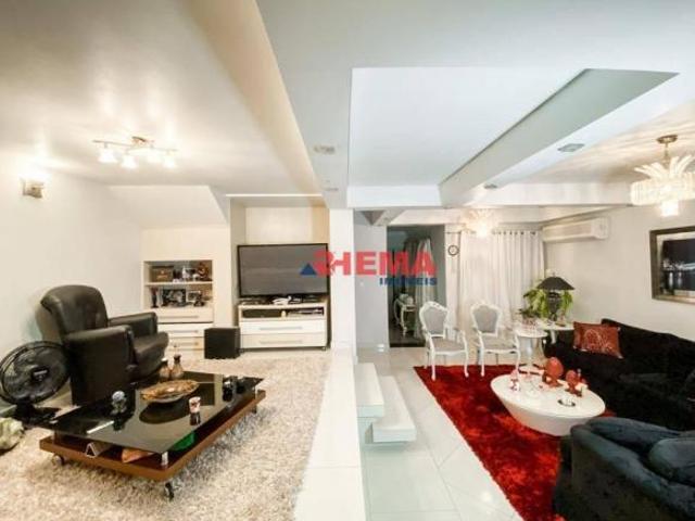 Sobrado com 3 dormitórios à venda, 188 m² por R$ 1.390.000,00 Gonzaga Santos/SP