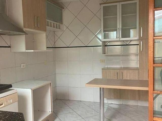 Sobrado com 3 dormitórios à venda, 188 m² por R$ 742.000 Vila Scarpelli Santo André/SP