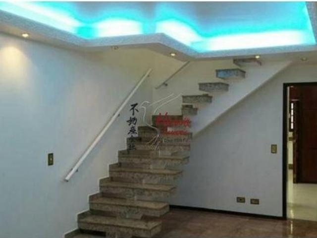 Sobrado com 3 dormitórios à venda, 180 m² por R$ 690.000,00 Jardim Vila Formos