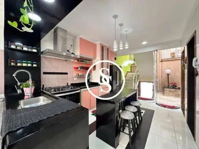 Sobrado com 3 dormitórios à venda, 180 m² por R$ 800.000,00 Taboão São Bernardo do Campo/SP