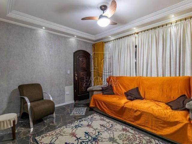 Sobrado com 3 dormitórios à venda, 180 m² por R$ 840.000,00 Parque Santa Madal