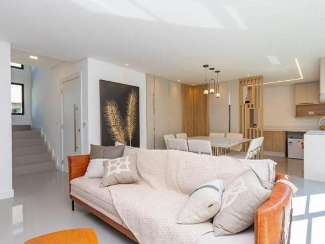 Sobrado com 3 dormitórios à venda, 181 m² por R$ 1.228.768,00 Santa Felicidade Curitiba/PR