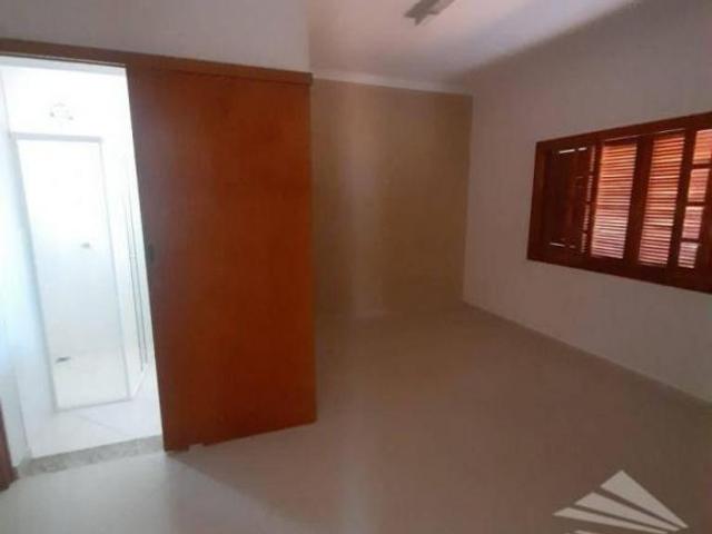 Sobrado com 3 dormitórios à venda, 182 m² Vila Jaboticabeira Taubaté/SP