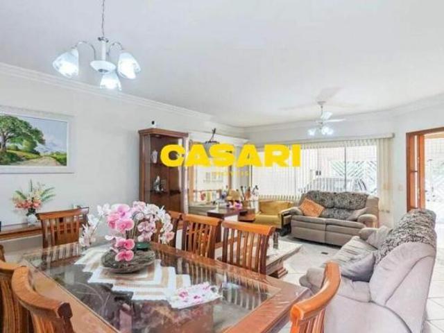 Sobrado com 3 dormitórios à venda, 191 m² por R$ 910.000,00 Jardim Hollywood São Bernardo do Cam