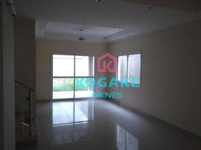 Sobrado com 3 dormitórios à venda, 192 m² por R$ 1.050.000,00 Villa Branca Jacareí/SP