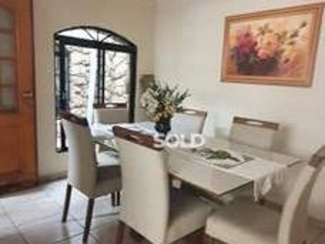 Sobrado com 3 dormitórios à venda, 192 m² por R$ 400.000,00 Jardim Vera Cruz III Franca/SP