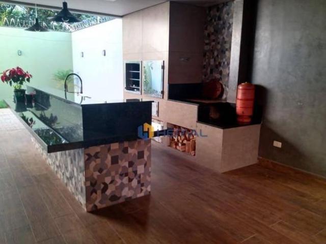 Sobrado com 3 dormitórios à venda, 206 m² por R$ 990.000,00 Zona 05 Maringá/PR