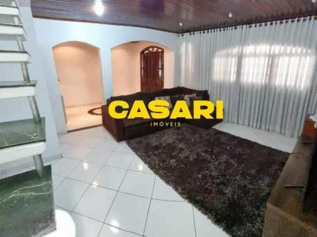 Sobrado com 3 Dormitórios à Venda – 206m², Área Gourmet e 3 Vagas – Parque Terra Nova II, São Bernar