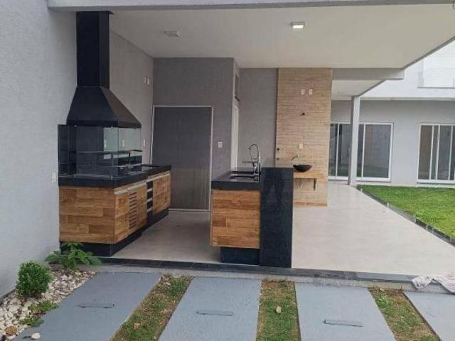 Sobrado com 3 dormitórios à venda, 200 m² por R$ 750.000,00 Village das Flores Caçapava/SP