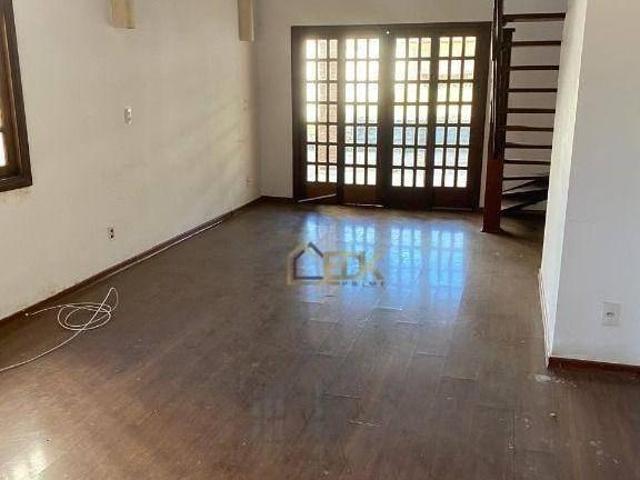 Sobrado com 3 dormitórios à venda, 200 m² por R$ 850.000,00 Jardim Maria Augusta Taubaté/SP