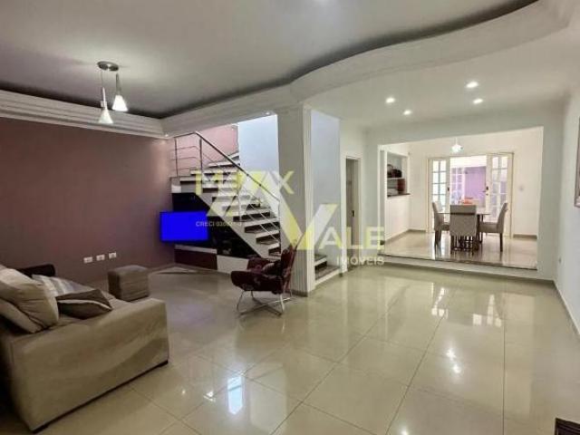 Sobrado com 3 dormitórios à venda, 200 m² Villa Branca Jacareí/SP
