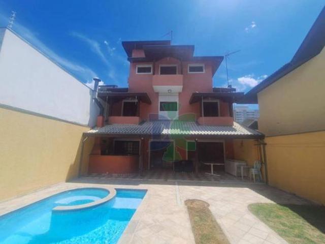 Sobrado com 3 dormitórios à venda, 203 m² por R$ 1.100.000,00 Villa Branca Jacareí/SP