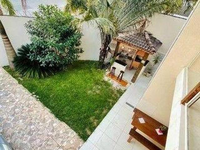 Sobrado com 3 dormitórios à venda, 217 m² por R$ 580.000 Barreiro Taubaté/SP