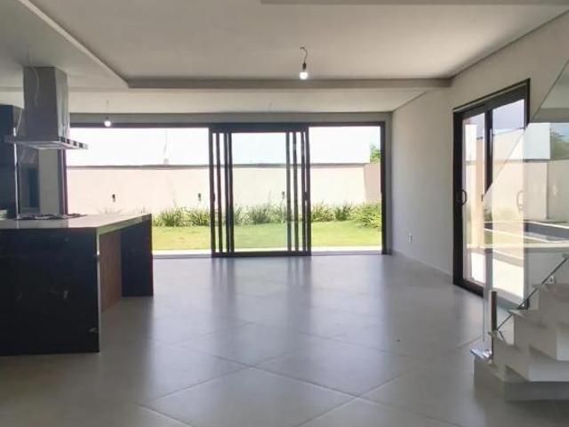 Sobrado com 3 dormitórios à venda, 211m por R$1.539.000,00 Condomínio Villa Ve