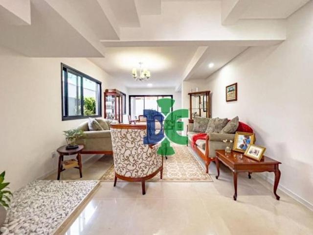 Sobrado com 3 dormitórios à venda, 212 m² por R$ 1.300.000,00 Condomínio Golden Park Jacareí/SP
