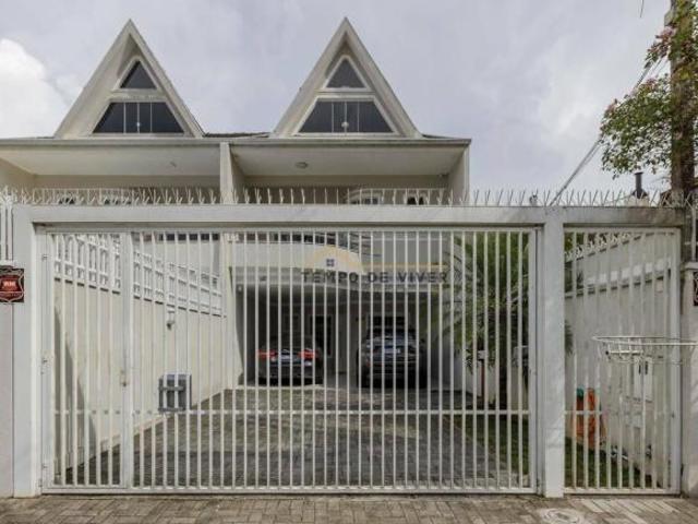 Sobrado com 3 dormitórios à venda, 213 m² por R$ 1.850.000,00 Mossunguê Curitiba/PR