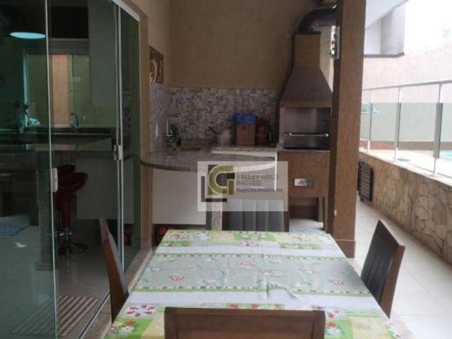 Sobrado com 3 dormitórios à venda, 227 m² por R$ 1.800.000,00 Jardim Crystal Park Jacareí/SP