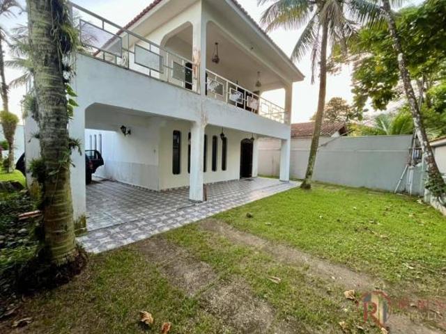 Sobrado com 3 dormitórios à venda, 227 m² por R$ 1.100.000,00 Centro Bertioga/SP