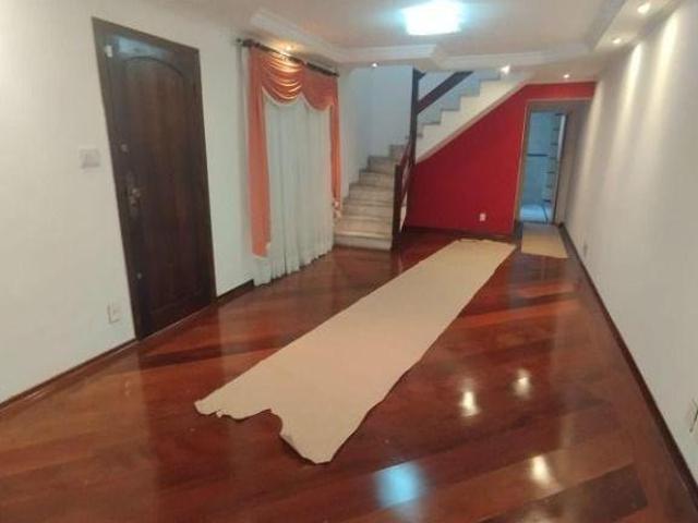 Sobrado com 3 dormitórios à venda, 220 m² por R$ 890.000,00 Parque Jaçatuba Santo André/SP