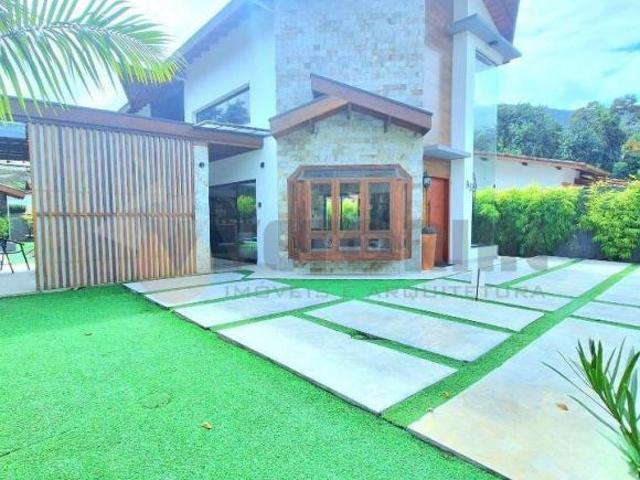 Sobrado com 3 dormitórios à venda, 220 m² por R$ 2.200.000,00 Massaguaçu Caraguatatuba/SP