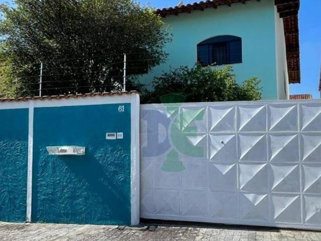 Sobrado com 3 dormitórios à venda, 220 m² por R$ 670.000,00 São João Jacareí/SP