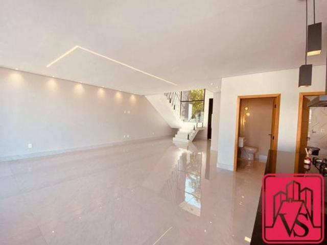 Sobrado com 3 dormitórios à venda, 221 m² por R$ 1.890.000,00 Condomínio Residencial Euroville II
