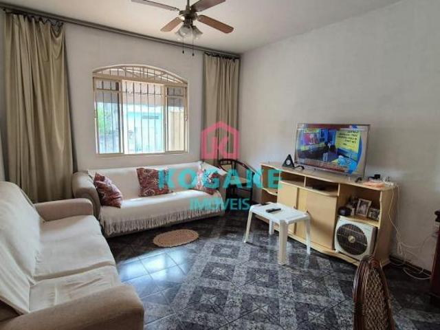 Sobrado com 3 dormitórios à venda, 221 m² por R$ 850.000 Bosque dos Eucaliptos São José dos Camp