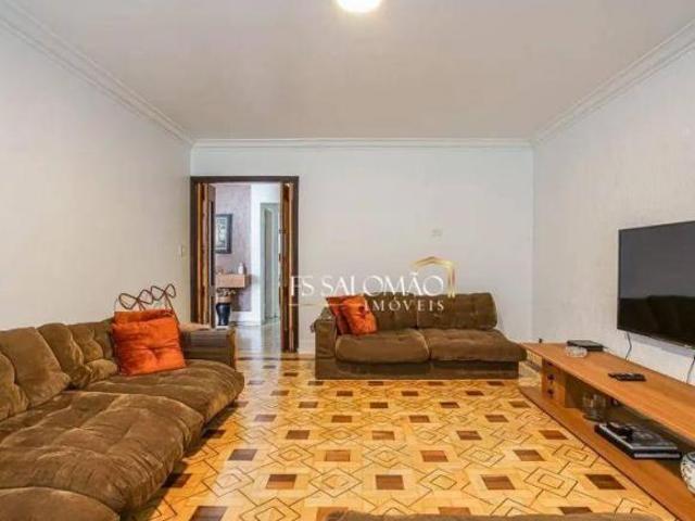 Sobrado com 3 dormitórios à venda, 222 m²