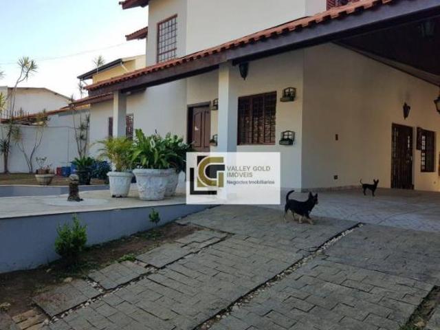 Sobrado com 3 dormitórios à venda, 222 m² por R$ 1.100.000,00 Jardim das Indústrias São José dos