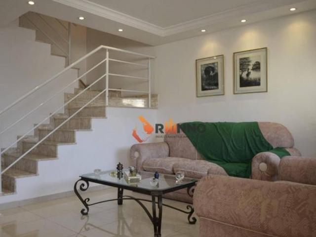 Sobrado com 3 dormitórios à venda, 222 m² por R$ 1.300.000,00 Tarumã Curitiba/PR
