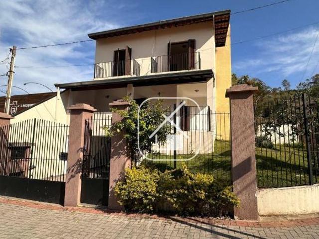 Sobrado com 3 dormitórios à venda, 223 m² por R$ 1.400.000,00 Centro Guararema/SP
