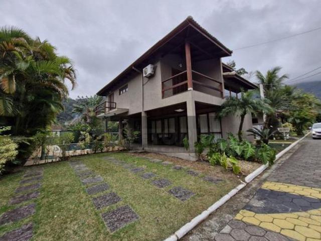 Sobrado com 3 dormitórios à venda, 235 m² por R$ 2.300.000,00 Paúba São Sebastião/SP
