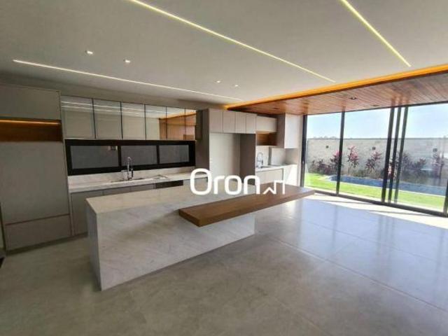 Sobrado com 4 dormitórios à venda, 238 m² por R$ 1.900.000,00 Jardins Porto Senador Canedo/GO