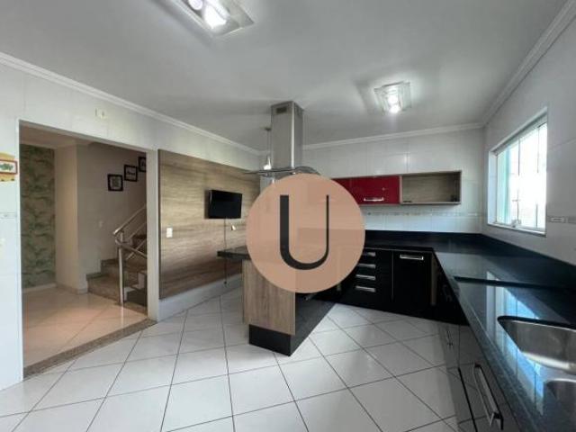 Sobrado com 3 dormitórios à venda, 239 m² por R$ 1.250.000,00 Nova Petrópolis São Bernardo do Ca