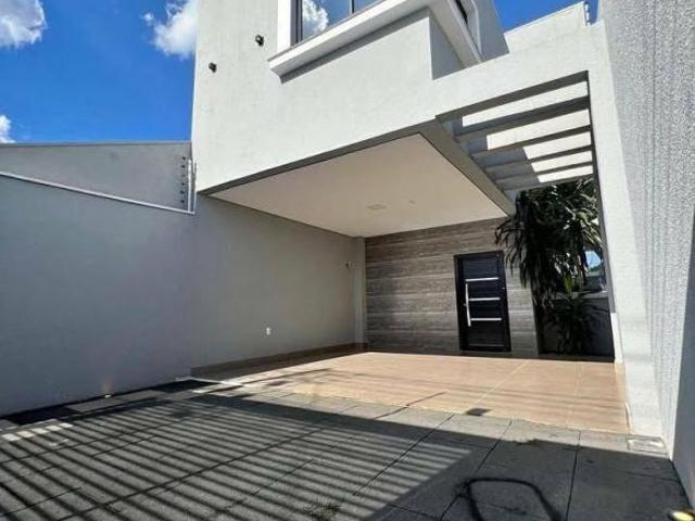 Sobrado com 3 dormitórios à venda, 230 m² por R$ 850.000,00 Universitário Cascavel/PR