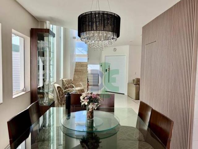 Sobrado com 3 dormitórios à venda, 232 m² por R$ 1.696.000,00 Parque Califórnia Jacareí/SP
